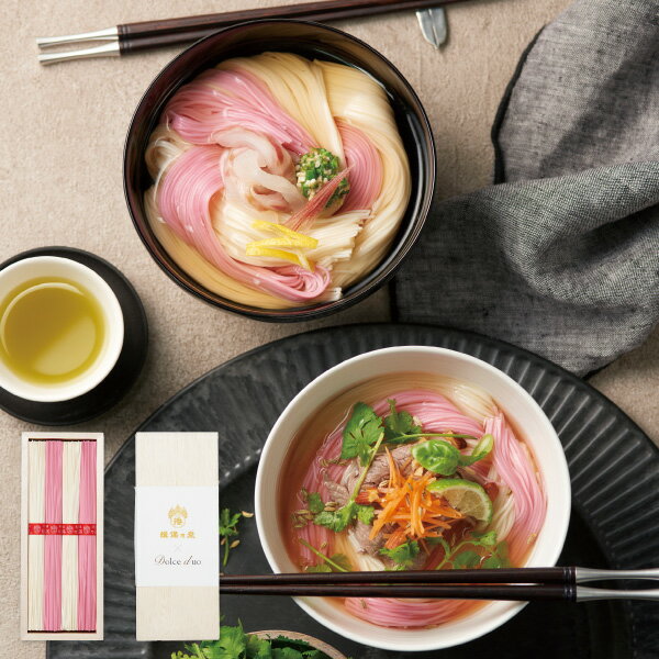商品内容 ●商品内容／そうめん（紅・白）各2束 ●box size／（約）8.5×21×h3cm・270g ●賞味期限／365日〔小麦〕 熟練の職人技と自然の恵みからうまれる「揖保乃糸」。盛夏の涼しさを誘う「冷やしそうめん」、厳冬にぬくもり...