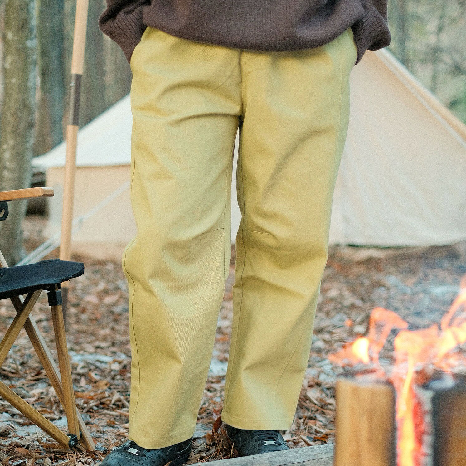 メーカー希望小売価格はメーカーカタログに基づいて掲載しています●ハリのあるコットンを使用し、耐燃性素材なので焚火も安心です。 ●ウエストベルトが付いていて、サイズを調節できます。 ●3ピースパターンで、脚の形にフィットします。 ● ゆったり...