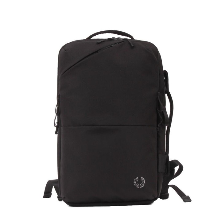 バッグの老舗メーカー、ロワードのフラッグシップシリーズ「P.I.D」 風格や上品さがオーラとなって溢れ出る、そんなこだわる大人が持つに相応しい高品質、高機能なバッグ。 機能性と耐久性を含めた品質の良さ、選び抜かれた素材、仕立ての良さと上品さ...