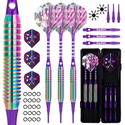 16gの軽量で柔軟な3本のダーツと ,プロフェッショナル仕様のアルミシャフトを採用したソフトチップダーツセットです。マイダーツ 電子ダーツボードに最適な3本のダーツと、予備のフライト3枚、プラスチックシャフト3本が付属しています。 ダーツの...