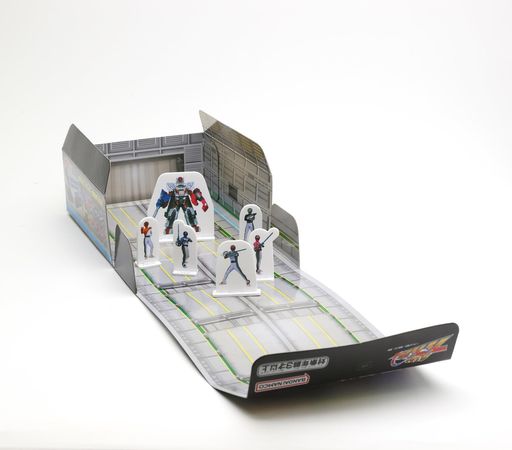 ブンブンカーを収納できるスペシャルなBOXです! ブンブンレジェンドバス付き! ボックス本体x1 ペーパークラフトx1 収納スポンジx1 ブンブンレジェンドバスx1 シールx1 取り扱い説明書 電池不要 (C)2024 テレビ朝日・東映AG・東映