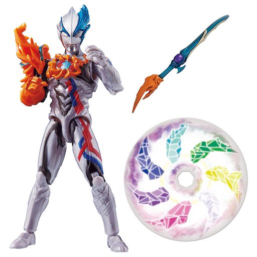 ウルトラアクションフィギュアシリーズに「ウルトラマンブレーザー ファードランアーマーセット」が登場! ブレーザーの最強形態を、全身18ヵ所が可動するアクションフィギュアで最速立体化! さらに、ボーナスパーツとして「チルソナイトソード」、「フ...