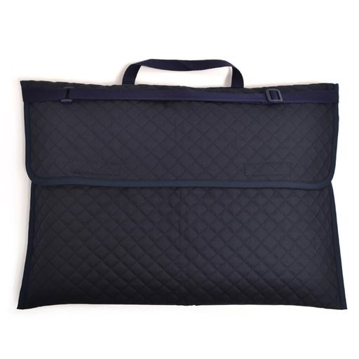 サイズ(平置き本体外寸): 縦約35~37cm x 横約46cmx 持ち手高さ約10cm ※商品によってサイズに多少の誤差がございます。予めご了承ください。 生地品質:綿100% 画像の学校椅子は【3号】です。また防災頭巾カバー以外は商品に...
