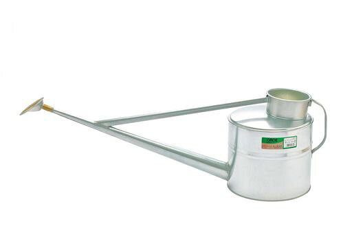 製品サイズ (約):全長830x胴直径230x全高260mm 材質:亜鉛鉄板 板厚:0.27mm 原産国:日本 高級園芸ジョーロ5Lの先も使用できます
