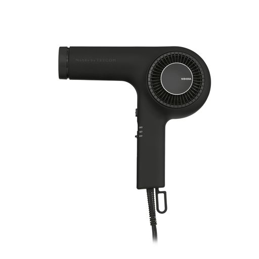 ミニマムな機能でヘアドライを快適にします。 温風と冷風をワンタッチで切替えるクールショットスイッチは、 グリップを握った時に押しやすい位置に設定。 風量切替スイッチもシンプルな操作性。 ヘアドライヤー ミニマムな機能でヘアドライを快適にしま...