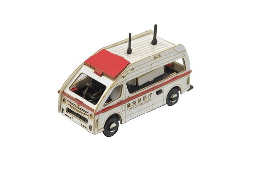 カーズクラフトミニシリーズ新企画。東京消防庁の救急車。ミニでも天井のアンテナは付けました。