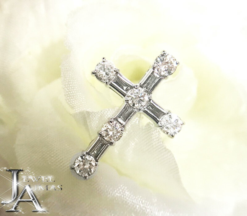 管理番号 046281/2GBW/RZP.YU 素材 PT900 ダイヤモンド：1.00ct サイズ H 22.1mm×W 15.5mm 重量：2.5g 付属品 なし 商品詳細 所見VSクラス程の澄み切った透明感のあるバケットダイヤモンドと...
