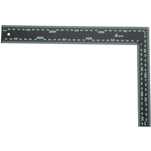 クラシックブラック/-/62359・パッケージ個数:1・製品質量:150g・材質:鉄・目盛:表裏2mmピッチ・角部形状:同厚・ラフタースコヤ・フラットスコヤは長枝・短枝の巾がインチ寸法なので2×4建築に便利です●長枝・短枝の巾がインチ寸法な...