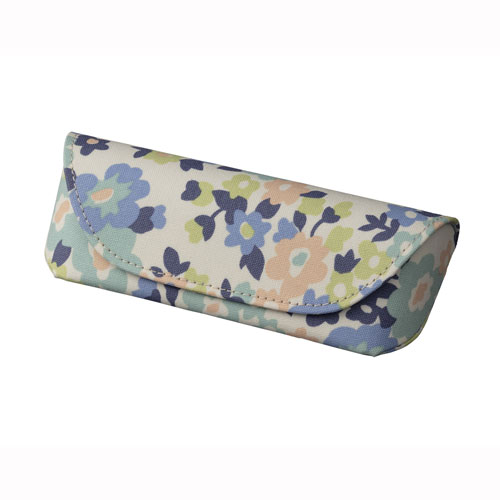 メガネケース 大人かわいい色合いのお花畑のような小花柄♪ 軽くて持ち歩きにもピッタリ ※生地の取り都合により柄が異なります。予めご了承下さい。 ◆他、花柄メガネケースはこちら！ ☆*゜。:.プレゼントにもおすすめ.☆*゜。:. ●素材：アル...