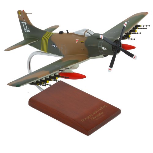 【中古】【未使用・未開封品】A-1H (AD-6) Skyraider (USAF) 1/40【メーカー名】【メーカー型番】【ブランド名】Daron 飛行機・ヘリコプター, シニア向けおもちゃ・ホビー, プラモデル予約商品 【商品説明】A-...