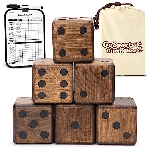 【中古】【未使用・未開封品】GoSports Giant 8.9cm Dark Stain Wooden Playing Dice Set with Bonus Rollzee and Farkle Scoreboard (Includes...