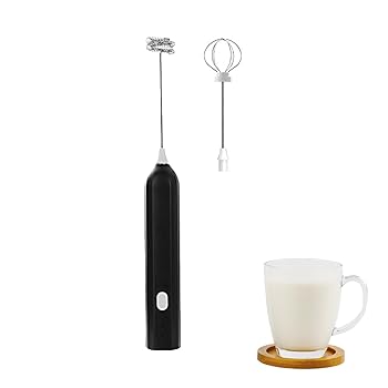 【中古】ミルク泡立て器電動、電動泡立て器ワンド,コーヒー泡立て器ワンド - 3 スピード調整可能なコーヒー泡立て器ワンド、ラテ、カプチーノ、抹茶用の 2 つのヘッド付き泡立て器ハンドヘルドフォームメーカー【メーカー名】【メーカー型番】【ブラ...