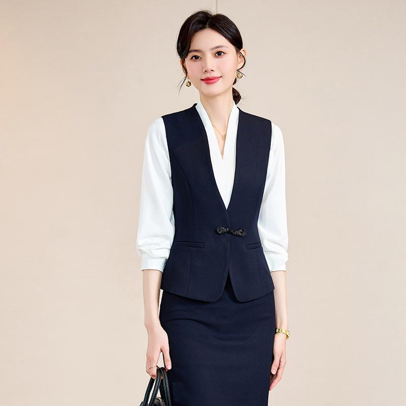 ・主な素材: ポリエステル80%～90%未満・副素材: ビスコース30%以下・カラー展開: ブラック、グレー、ネイビー・サイズ展開: S、M、L、XL、2XL、3XL、4XL・スカート丈: ショート丈・袖丈: ノースリーブ・スタイル: オフ...