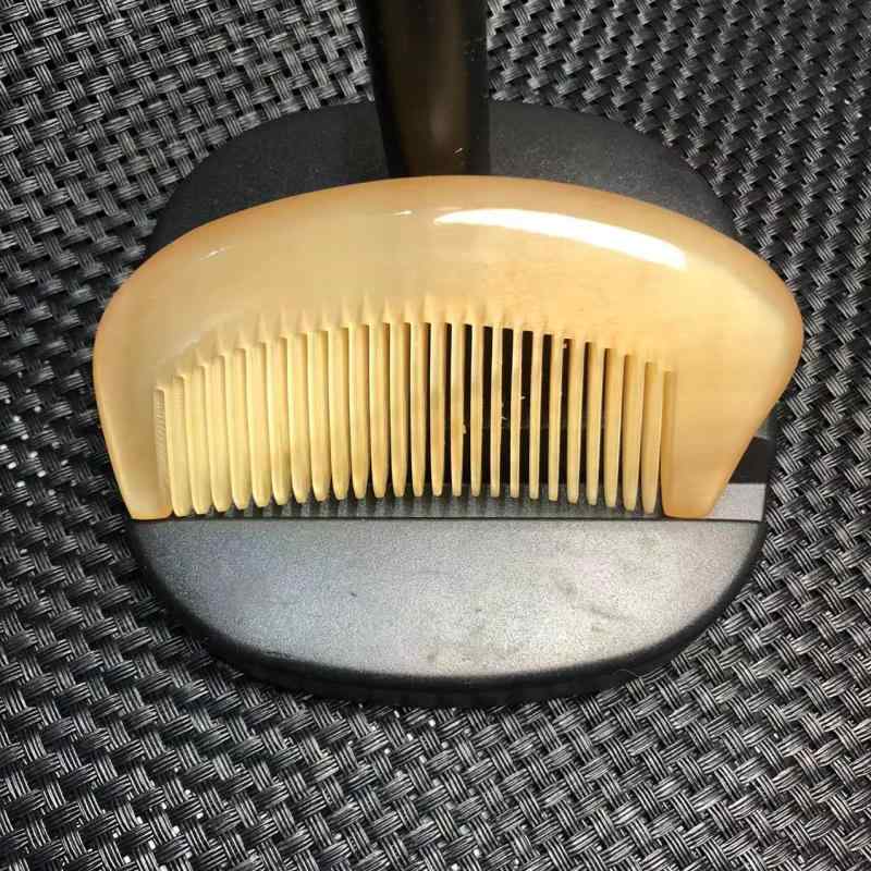 ・製品カテゴリ: 工芸櫛、マッサージ櫛、ヘアブラシ、実用櫛・素材: 羊角・カラー展開: イエロー、イエロー（模様入り）・サイズ: 10-15cm・仕様: 厚み1cm以上、薄型約0.8cm