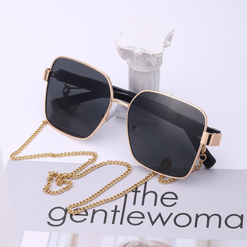 ・レンズカラー: 茶色・透過率区分: サングラス・フレーム構造: フルリム・UVカットレベル: UV400・適用シーン: 日焼け対策、旅行、ファッション・カラー展開: ゴールドブラック、ホワイトグレーブルー、ガンメタリック、ダブルグレー・レ...