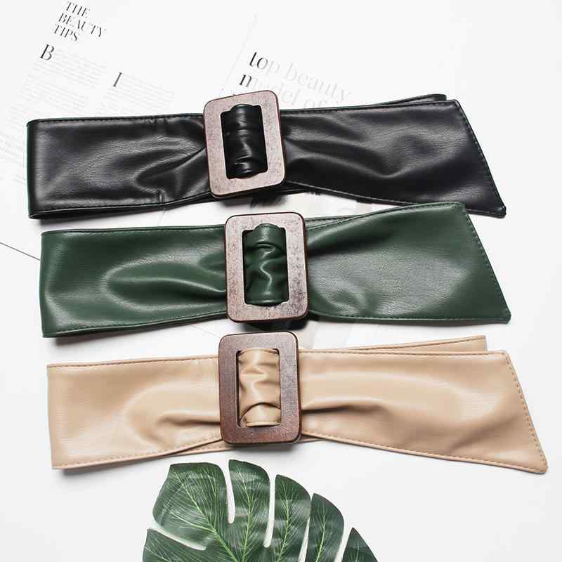 ・主な素材: フェイクレザー・カラー展開: グリーン、ブラック、キャメル、アプリコット