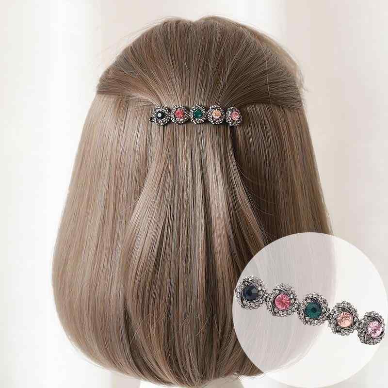 ・カテゴリ: ヘアアクセサリー・スタイル: 日韓・スタイルタイプ: レトロ・タイプ: レディース・素材: 合金・モチーフ: 花・デザイン要素: 金属、ラインストーン、花・加工: 電気メッキ・クリスタル種類: ガラス・ヘアクリップ種類: バネ...