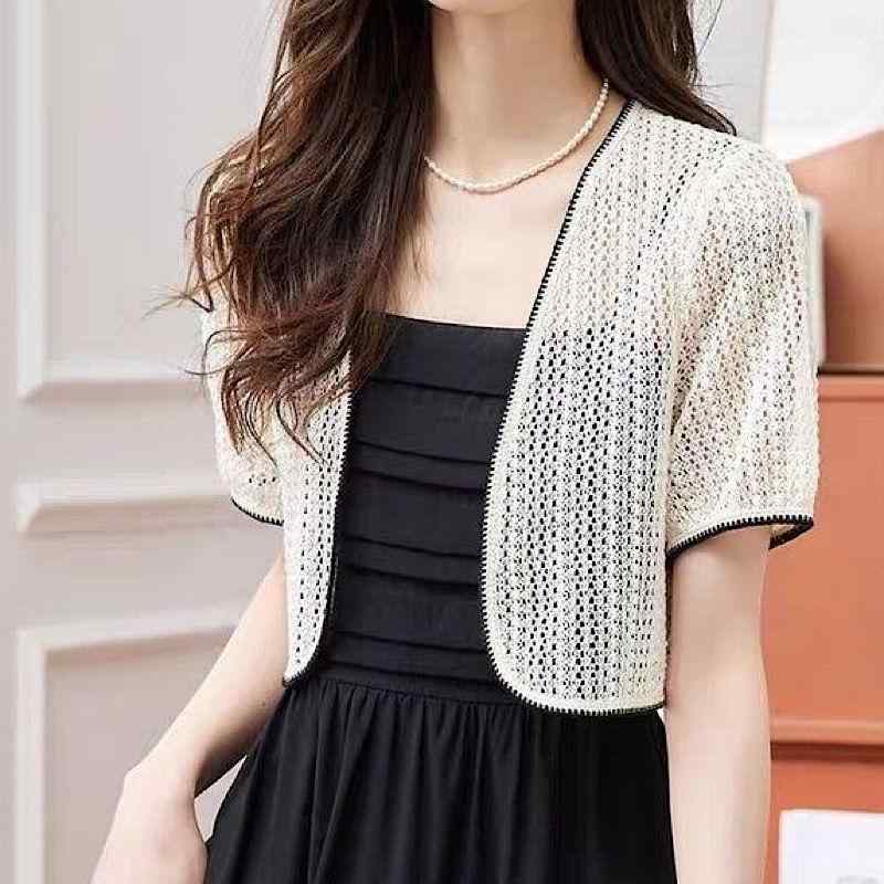 ・主な素材: ポリエステル・デザイン: シアー、ソリッドカラー・ネックライン: クルーネック・袖タイプ: フリルスリーブ・袖丈: ロングスリーブ・カラー: アプリコット・サイズ展開: M、L、XL、XXL、3XL、4XL・スタイル: アーバ...