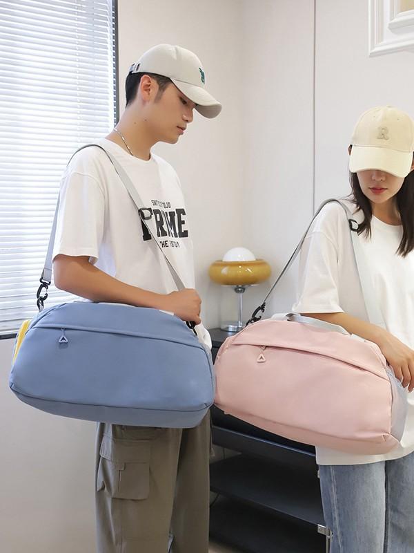 ・スタイル: カジュアル、旅行・主な素材: ナイロン・裏地素材: ポリエステル・柄: 無地・デザイン: ステッチ・機能: 荷重軽減、収納可能・性別: ユニセックス・容量: 20L以下・カラー展開: ブラック、グリーン、ピンク、ブラックオレン...