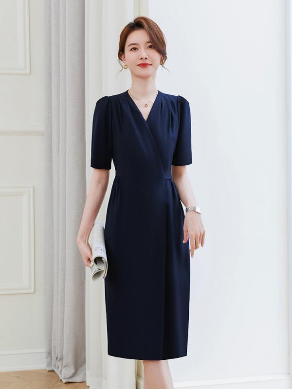 ・カテゴリ: ワンピース・スタイル: 通勤スタイル・主な素材: ポリエステル95%以上、スパンデックス30%以下・柄: 無地・ネックライン: Vネック・袖丈: 半袖・袖タイプ: レギュラー袖・スカート丈: ロング丈・スカートタイプ: Aライ...