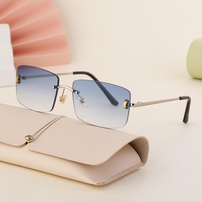 ・スタイル: 欧米・スタイル分類: ファッション、通勤・対象性別: 女性・適用シーン: 日焼け対策、旅行、ファッション、運転、ステージ、パーティー・レンズカラー: グレー・フレームカラー: ブラック・カラー展開: ゴールドグレー、ゴールドシ...