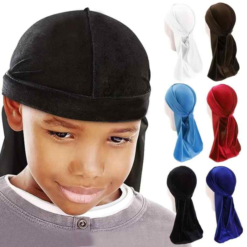 ・カテゴリ: 海賊帽・スタイル: ストリート、個性的、ヒップホップ・主な素材: ビスコース繊維96%以上・生地名: ベロア・帽子のトップ形状: 丸型・機能: UVカット、首保護、通気性、保温、防風、日よけ、防虫・カラー展開: ホワイト、ブラ...