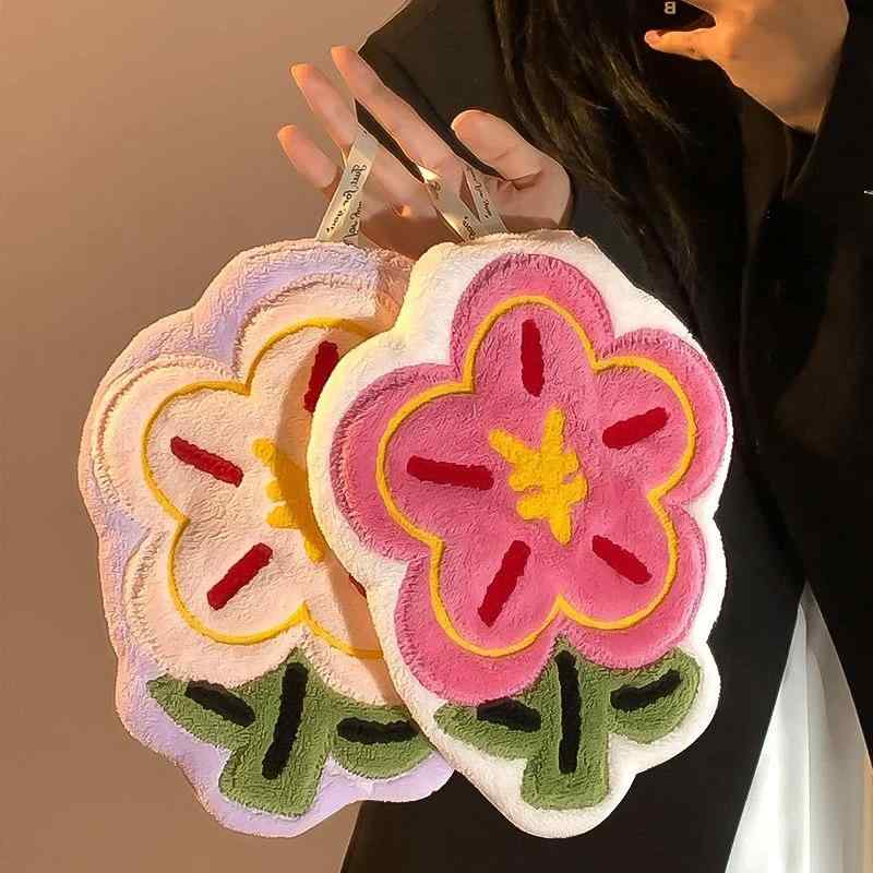 ・カテゴリ: ハンドタオル・主な素材: 珊瑚絨・克重: 30-50g・カラー展開: 白、ピンク、紫、黄・サイズ: 22×24cm