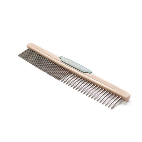 粗目でほぐして細目で整える。この1本でできる便利なクシ。 長毛、短毛。犬ちゃん、猫ちゃん、みんなに使えるベーシックなクシ。 毎日のお手入れに重宝する両目クシ。 クシ通りがスムーズなステンレス製先丸ピンを使用。 ドギーマンのペット美容室。犬猫...