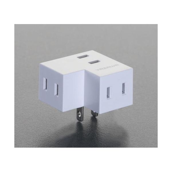 ●定格…15A・125V(1500W)●コンセント…3口●サイズ…45×45×42mm●本体重量…40g●絶縁カバー付プラグ(トラッキング火災予防)●3方向に電源を分配し、すっきりと配線できます。　