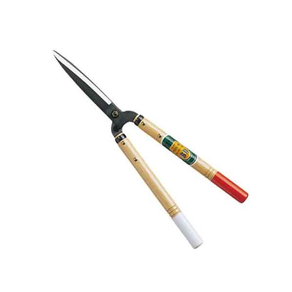 【商品説明】【用途】刈込鋏。【機能・特徴】生け垣の刈込用です。最高級刃物鋼を材料とし、刃持ちと切れ味を発揮します。柄が短く、脚立に登っての高所の作業にも適します。角ボルト、緩み止めオーディーナット使用しています。丈夫な最高級樫柄を採用してい...