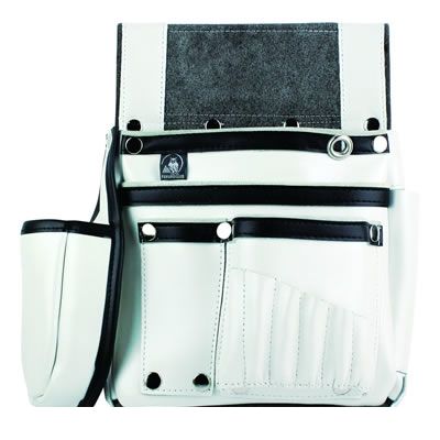 【商品説明】伝説 -LEGEND- HYBRID LEATHER SERIES(エバー革＋マイクロレザー)軽量で頑丈!!四型-墨壷ホルダー付釘袋。軽くて便利なコンパクトタイプ。この使いやすさ、伝説級。サイズ/mm: 縦310×横220×マチ...
