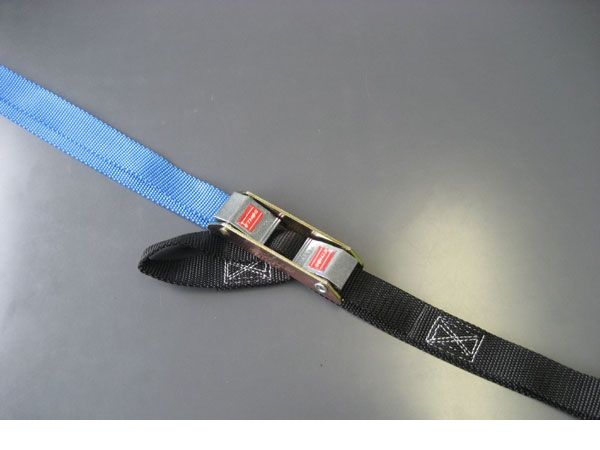 【商品説明】■左右どちらからも引ける2WAYバックル採用で、使い勝手抜群。また、エンドループとセンターループはサブベルトを必要としない画期的なアイディア。エトスデザイン特許取得済みのパテント商品です。■カラー ： ブルー×ブラック