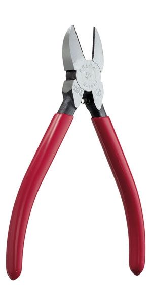 硬線も切断できる強力型ニッパー。 JIS規格を満した強力型ニッパーです。線材を切断する為の専門工具です。軟線・硬線のどちらも切断できるよう刃先に細心の注意を払います。 理想的な刃角度とシャープな刃付技術は永い経験から生み出されております。鍛...