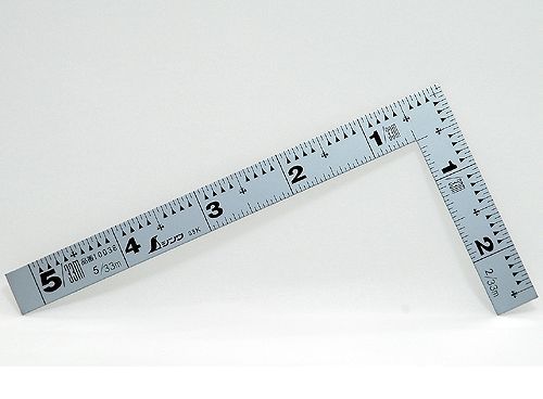 &nbsp; シンワ測定 &nbsp; 0120-666-899 【商品説明】●用途長さの測定、直角の確認やケガキ作業に使用する曲尺●機能角が薄く平たいので細かい材料にもピタリと張り付き、ケガキやすく測りやすくなっています。外側基点の内側目...