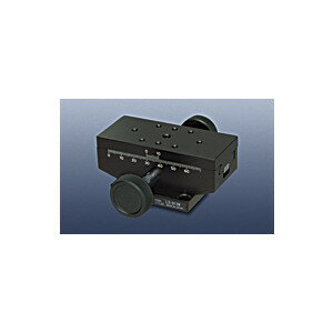 中央精機メーカーお問い合わせ：03-3257-1911●移動方向: X軸1方向●ステージ面: 40mm×90mm●ハンドル: 1回転約18mm●移動量: ±30mm●目量: 0.1mm●移動ガイド: アリ●移動精度: 真直度 0.03mm●...