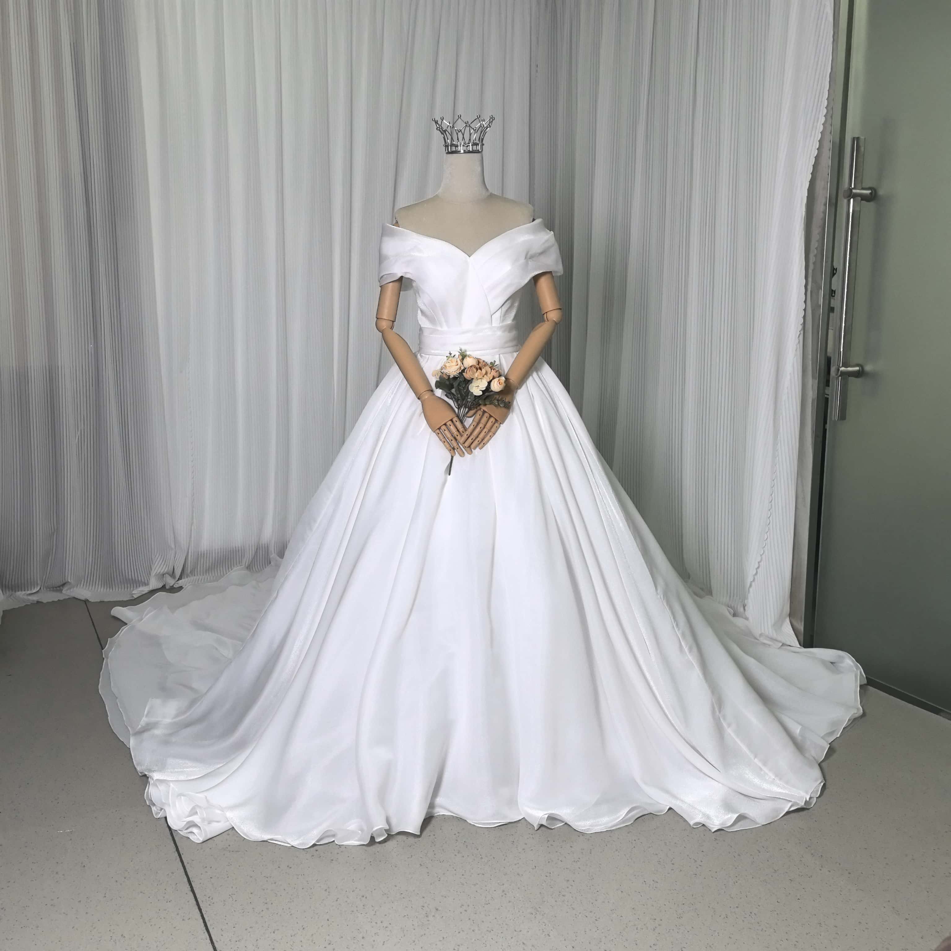 商品情報素材、納期●カラー：出品画像と商品名を合わせて御確認下さい(ご変更可能)●素材：出品画像と商品名を合わせて御確認下さい(ご変更可能)通常、1～2週間でお手元に届きます。サイズ調整などのオーダーがある場合、ご注文後にオーダー内容を確認...