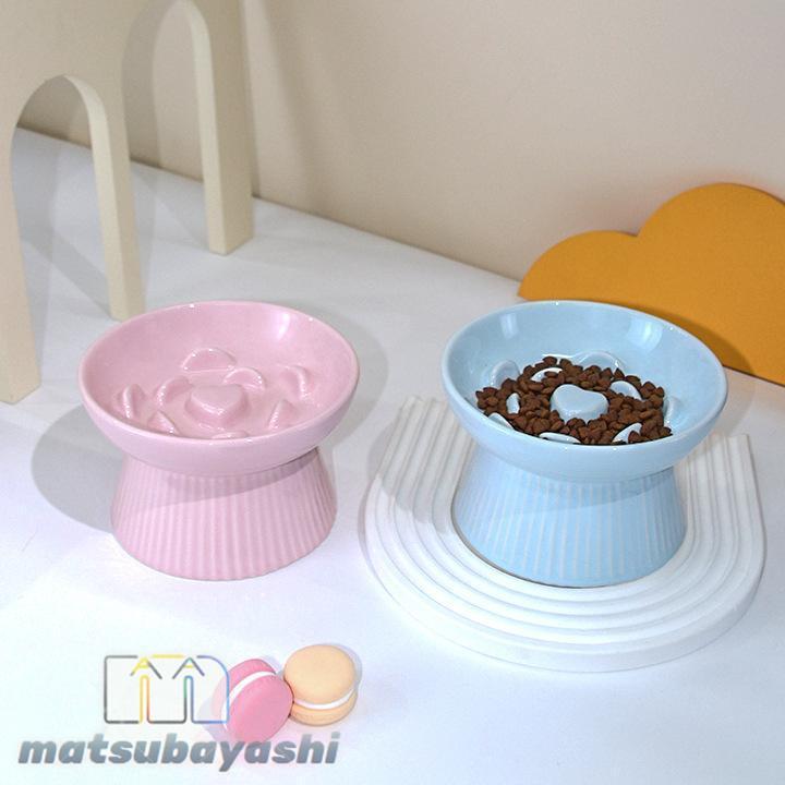 餌入れにドッグフードやキャットフードなどの餌を入れるだけでスローフードにみちびきペットの早食いを防止します。早食いを防止することで肥満や、消化不良の防止、喉の詰まらせを防止します。毒性のない塗料、材質を使用しフチが滑らかなので安心です。素材...