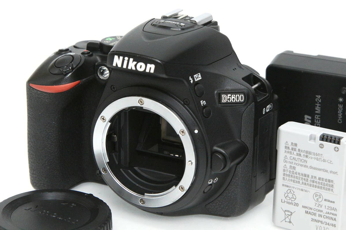 ■商品名 ニコン D5600 ボディ（センサー清掃済み） ■状態 良品 [外観] 概ねきれいな状態ですが、一部スレや傷があります。 液晶保護フィルムにスレ傷がありますが、気になる方は?がして使用ください。 [光学] ファインダーやイメージセ...