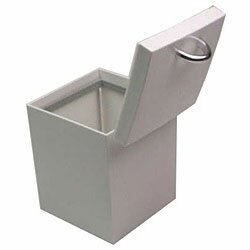 ロングセラー　カスケットシリーズ■デザイン・機能を兼ね備えたスタイリッシュなトイレポットです。■開閉部にワンポイントで使いやすくアルミ製取っ手を付けました。■トイレ空間に合わせて選べるカラー、ロングセラーシリーズです。デザイン・機能を兼ね備...