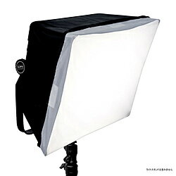 大きな面光源でやさしく自然な光を作り出す、LEDライト&ソフトボックス兼用のシステムバンクセットです。■通常のLEDライトとしてはもちろん、バンクライトでも使用できます。■AC＆バッテリーの2電源でロケーション撮影にも活躍します。■作業性の...