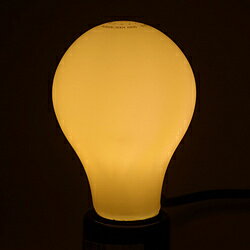 ■一般電球のように全方向に光が広がります■色合いも白熱電球と変わりません■装飾用インテリア照明に最適です■PSEマーク付■20W相当【製品仕様】■サイズ： φ60×H106mm■重量： 33g■使用電圧： AC100V■定格消費電力： 1....