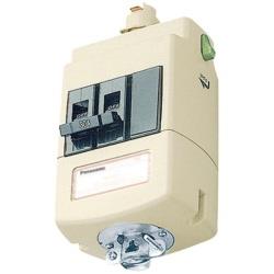 ■上段3P回路用の2P型ターミナルプラグです。■ブレーカ内蔵（N-BAK-50K型）です。■形態により、[[(R1)]]型・[[(R2)]]型・[[(R3)]]型の3タイプがあります。上段3P回路用の2P型ターミナルプラグです。