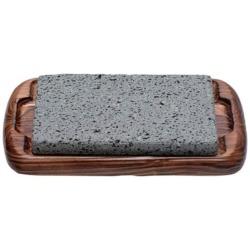 富士山の溶岩を使用した石焼セットです。遠赤外線効果で、肉や魚、野菜などをふっくらと美味しく焼き上げます。様々なサイズ展開があり、用途に合わせてお選びいただけます。富士山の溶岩を使用し、遠赤外線効果で食材をふっくら焼き上げる石焼セット。