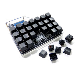 【ご注意】本製品をお使いになるには電子工作や電子回路についての一般的な知識が必要です。 　キートップ及びキースイッチは付属致しません。ご自身でお好みのものをご用意ください。仕様1対応インターフェース：USB MicroB最大キー数：56対応...