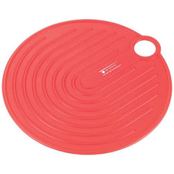 画像はイメージの場合があります。あらかじめご了承ください。■鍋敷き、鍋やケトルのハンドルをつかむ際にご使用いただけます。■材質:シリコンゴム(耐熱温度260℃)【製品仕様】■メーカー品番:0002-598■直径(mm):182■色:レッド■...