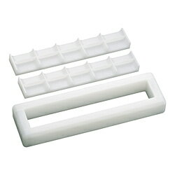 画像はイメージの場合があります。あらかじめご了承ください。低密度ポリエチレン製のにぎり寿司用押し型【製品仕様】1度に作れるシャリ玉の数量（個）：101個のシャリ玉のサイズ 幅×奥行×高さ（mm）：50×23×201個のシャリ玉の重さ（g）：...