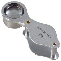 20倍のアクロマートレンズを使ったメタルルーペです。種子のなどの検査、鉱物の鑑定、自然観察にご利用ください。【製品仕様】倍率/20倍レンズ径/15mmアクロマートレンズ20倍のアクロマートレンズを使ったメタルルーペです。種子のなどの検査、鉱...