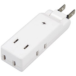 ■雷サージフィルターが雷などの過電圧から接続機器を保護します。■コンパクトサイズなのでスペースを気にせず配線できます。■プラグはホコリや湿気によって発生するトラッキング火災を予防する絶縁カバー付きです。■180°動くスイングプラグで上下方向...