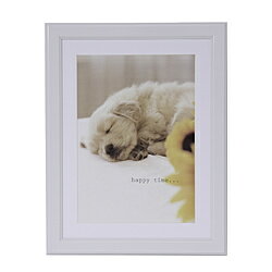 【製品特徴】■Vカットマット台紙付き(厚さ1mm)■スタンド付き■素材:本体/樹脂、表面板/ガラスサイズ（外寸）393×306mmサイズ（内寸）287×200mm重量870g写真を豪華な雰囲気にしてくれるフレームです。