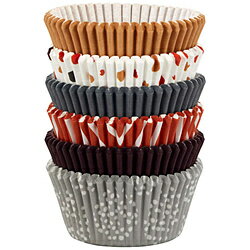 ■Wiltonレギュラーマフィンパンにフィットするφ5cmのベーキングカップ25枚×6柄入りです。■マフィン型にセットし、生地を流し込んでからオーブンで焼くことができます。※空焼きしないでください。※火気に近づけないでください。直火で使用す...